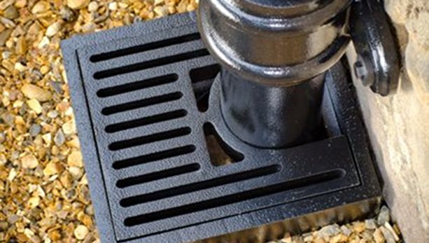 Takavvattning aluminium - Markbrunn med figuranpassat lock - gamlamejeriet